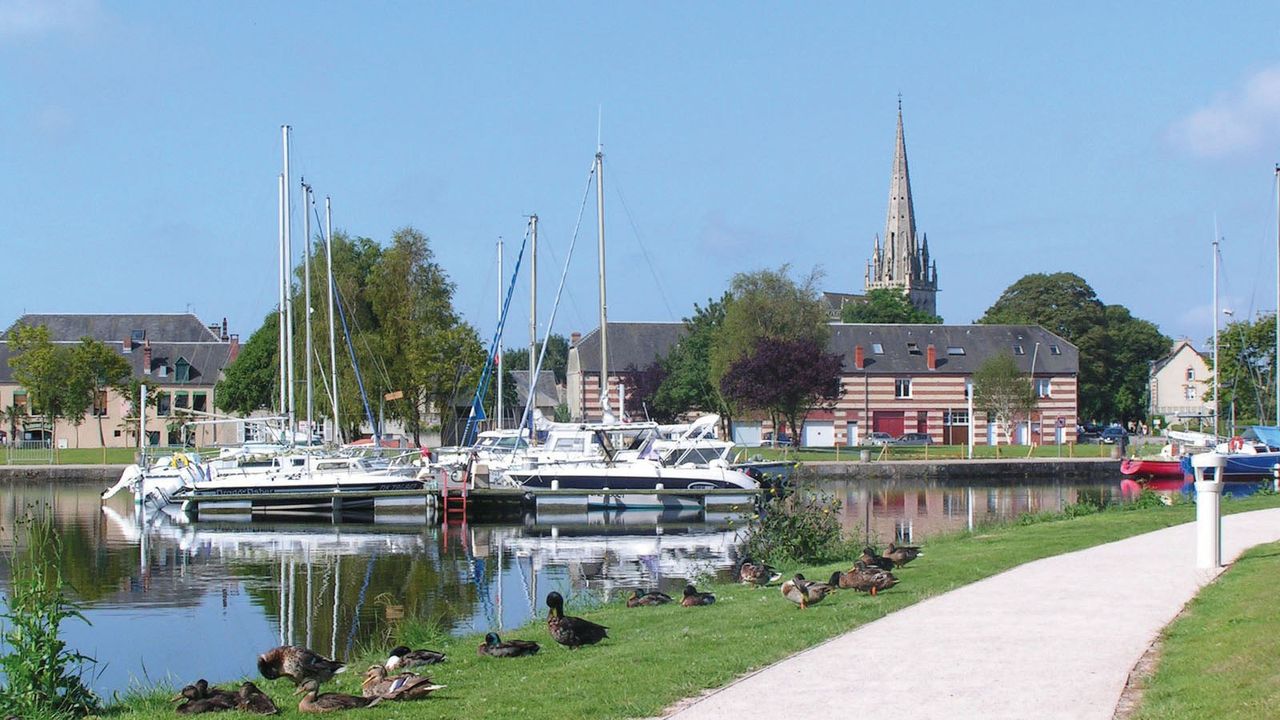 Port Carentan - Superyacht Marina | Dockwalk